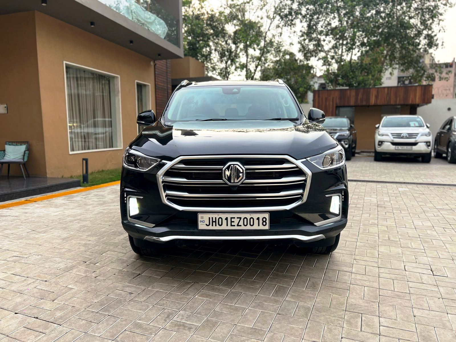 Used MG Motors Gloster 4X4 AT SAVVY 7 STR Diesel car in Delhi, 2023 ...