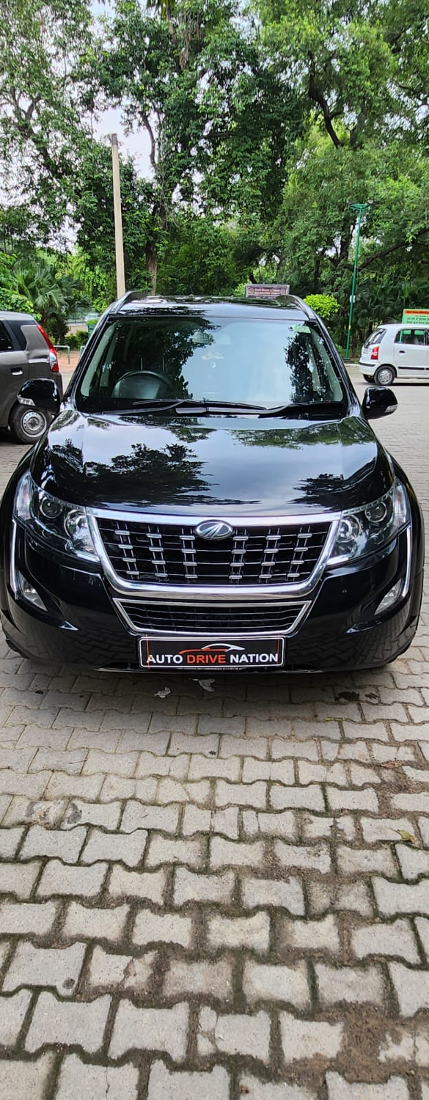 Used Mahindra XUV 500 W9 Diesel car in Delhi, 2018 Model - Find Best ...